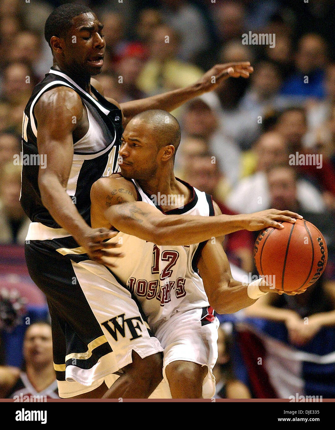 Mar 25, 2004; East Rutherford, NJ, USA; St. Joseph's TYRONE BARLEY (12 ...