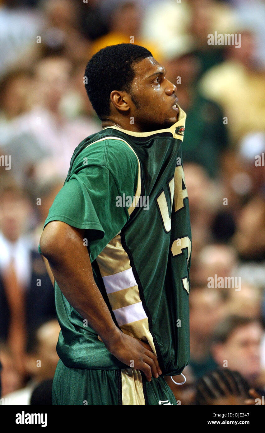 Mar 26, 2004; St. Louis, MO, USA; UAB's SIDNEY BALL watches the final ...