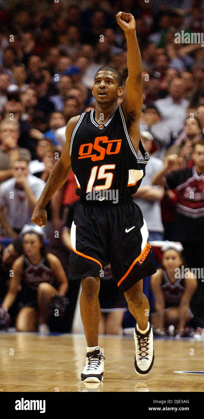 Mar 27, 2004; East Rutherford, NJ, USA; Oklahoma's JOHN LUCAS (15 ...