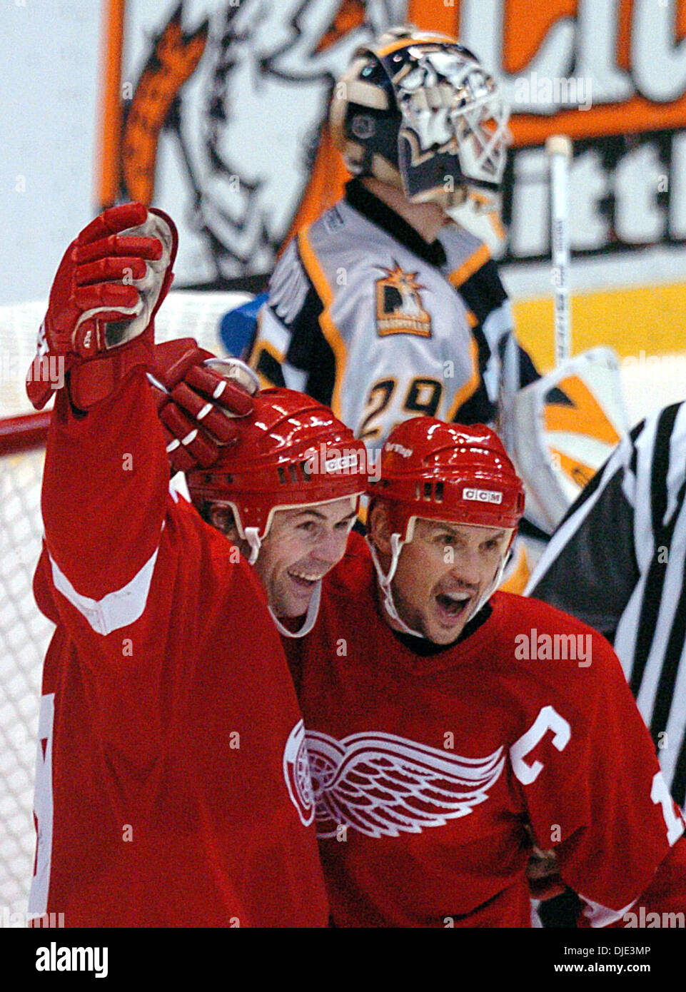 Apr 07 2004 Detroit Mi Usa Robert Lang And Steve Yzerman Celebrate