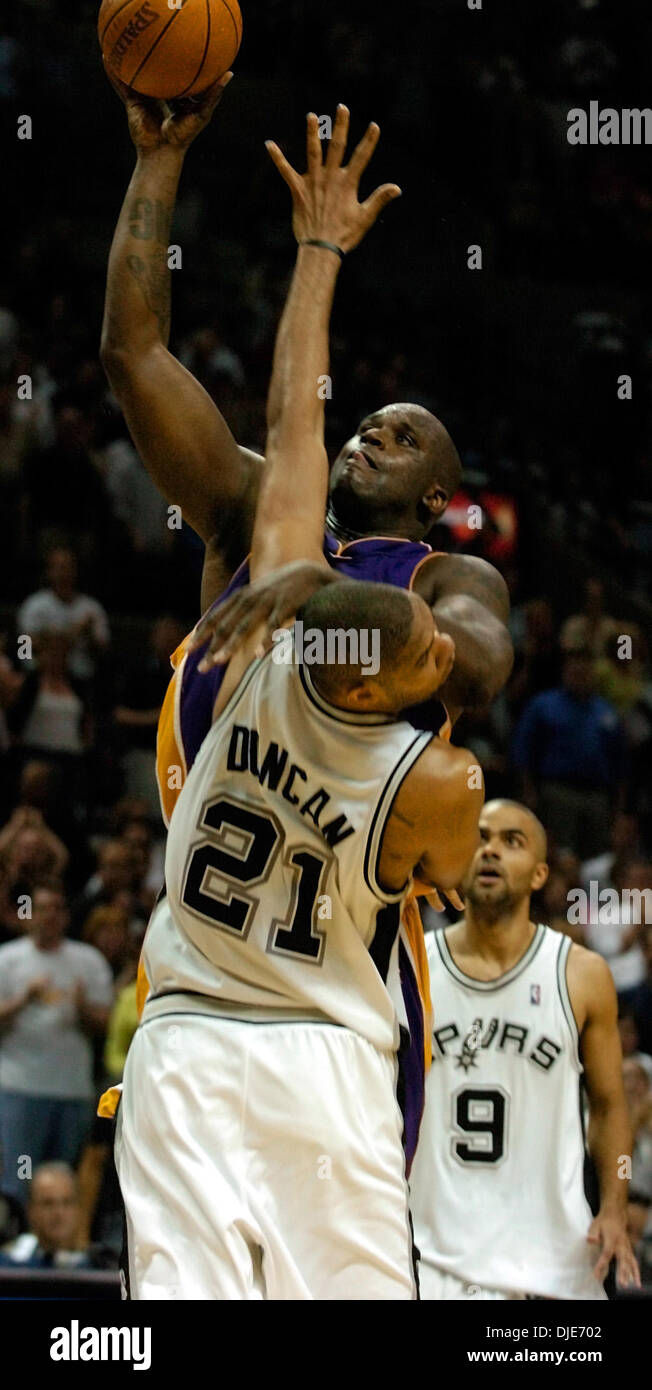 May 02, 2004; San Antonio, TX, USA; SHAQUILLE O'NEAL shoots over TIM ...
