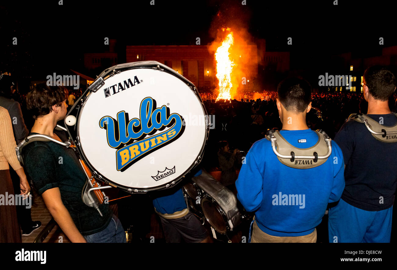 Los Angeles, California, USA. 26th Nov, 2013. The bonfire is set at the ...