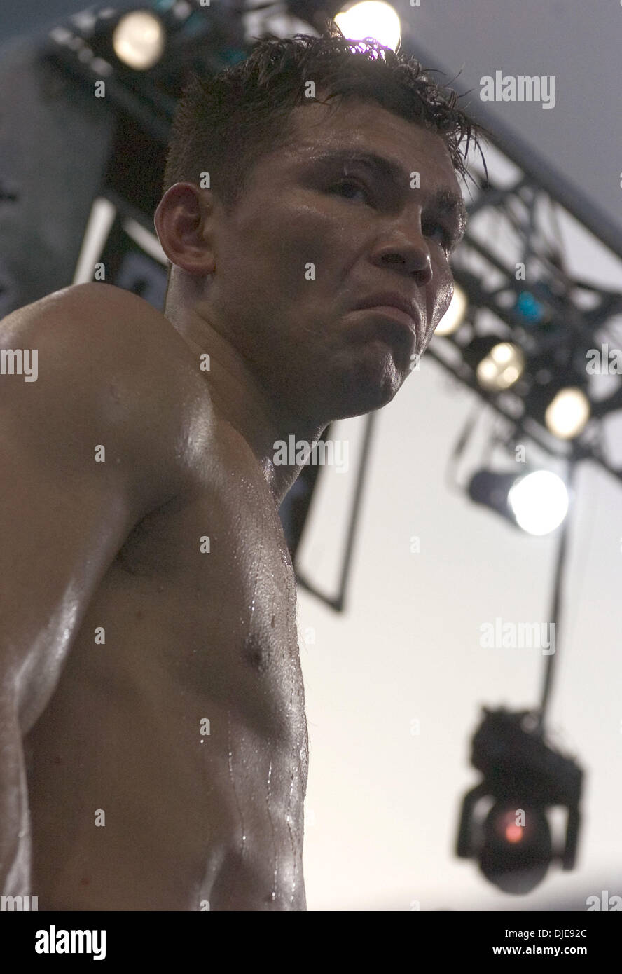 Boxing commentator hi-res stock photography and images - Alamy