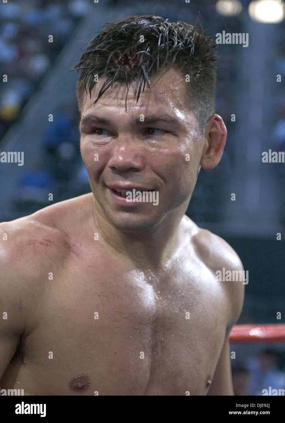 Boxing commentator hi-res stock photography and images - Alamy