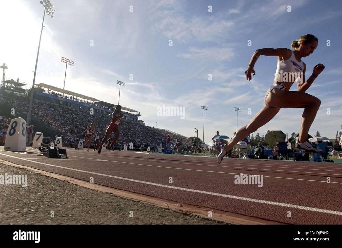 400 meter hurdles hi-res stock photography and images - Alamy
