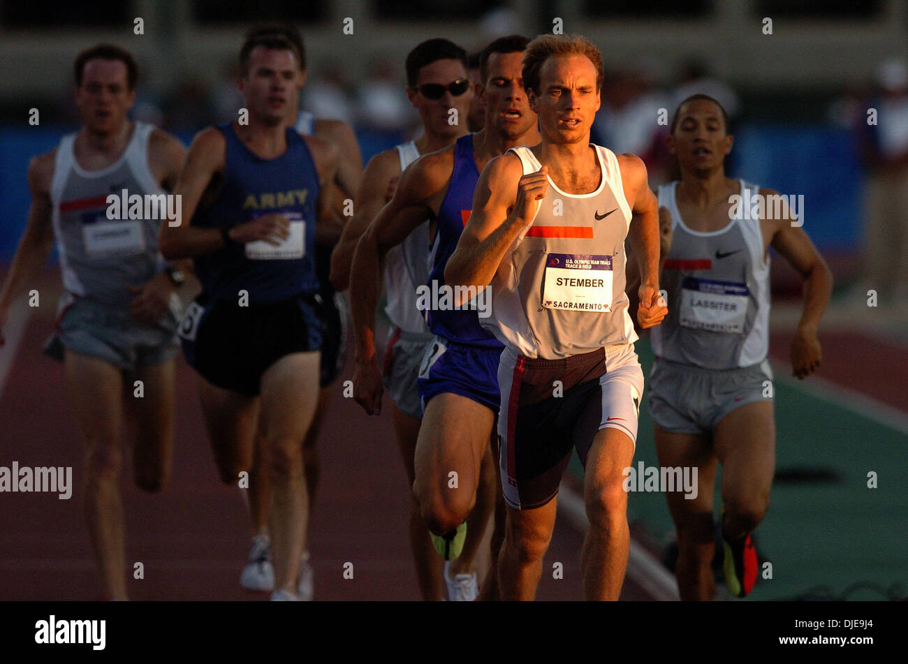 Mens 1500 meters hi-res stock photography and images - Alamy
