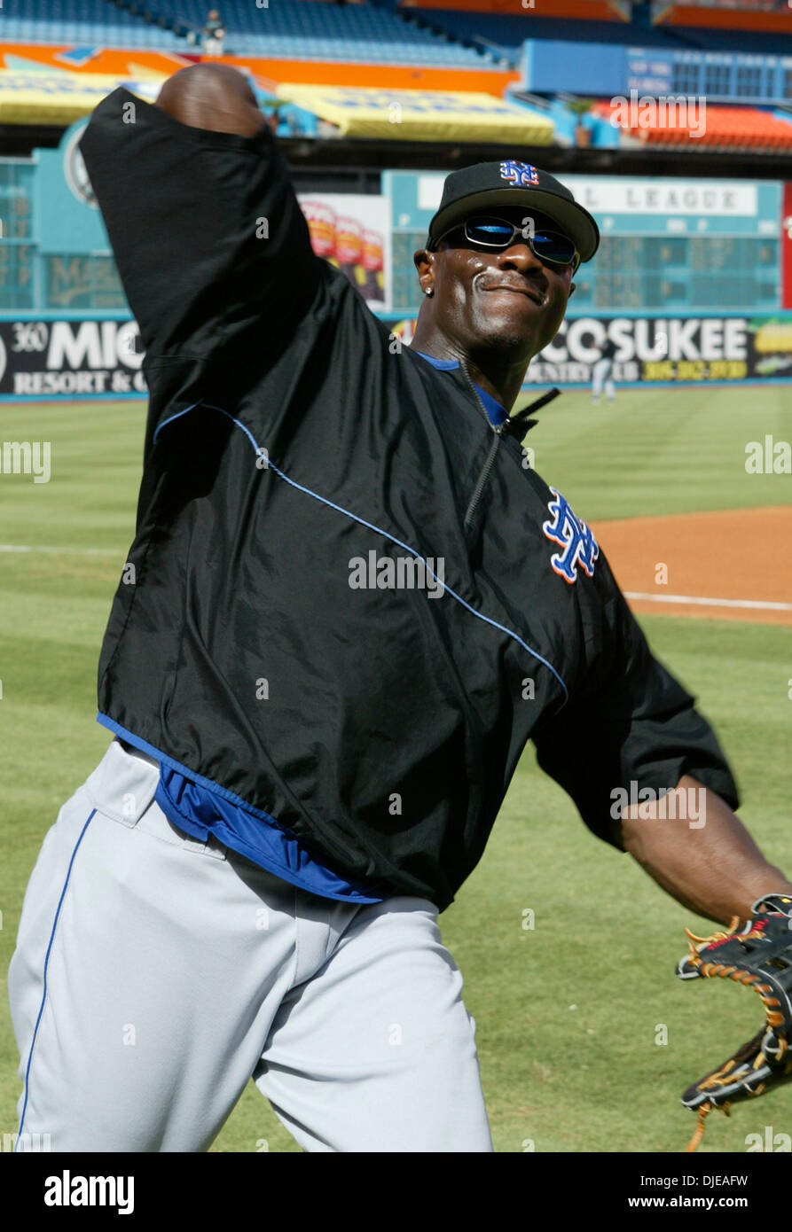 Pro player hi-res stock photography and images - Alamy