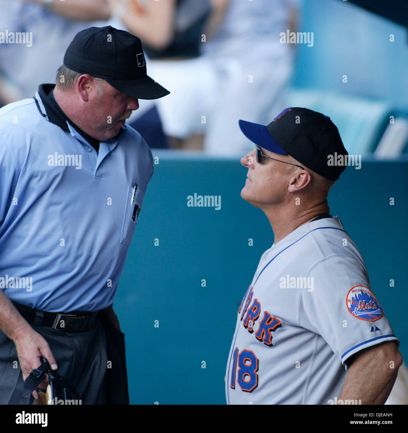 Jul 11, 2004; Miami, FL, USA; New York Mets' manager ART HOWE talks to ...