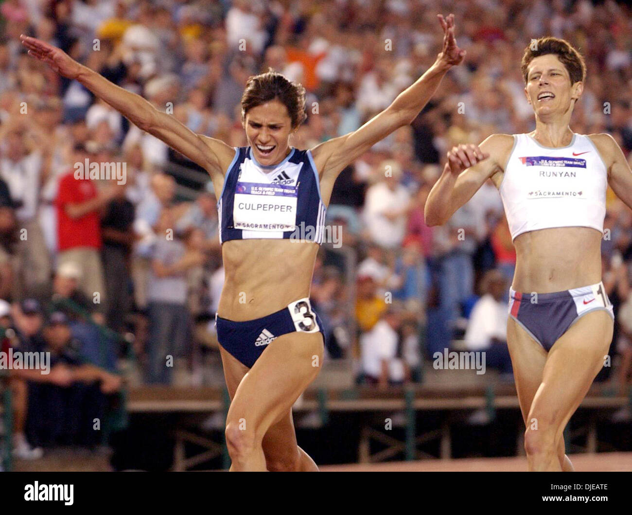 500 meter run hi-res stock photography and images - Alamy