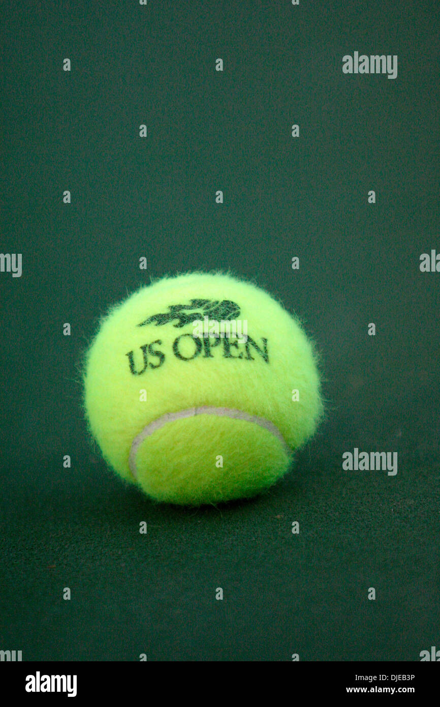 Us open tennis ball hi-res stock photography and images - Alamy