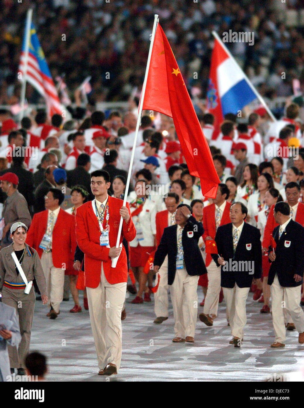 Aug 13, 2004; Athens, GREECE; YAO MING carries the Chinese flag Friday ...