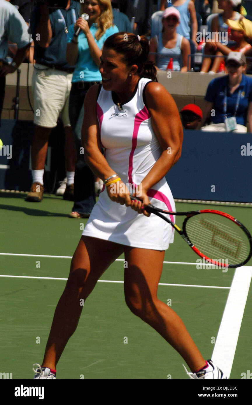 Aug 28, 2004; NYC, NY, USA; Tennis great JENNIFER CAPRIATI at the 2004 ...