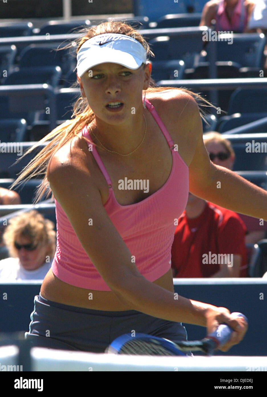 Maria sharapova arthur ashe stadium hi-res stock photography and images ...