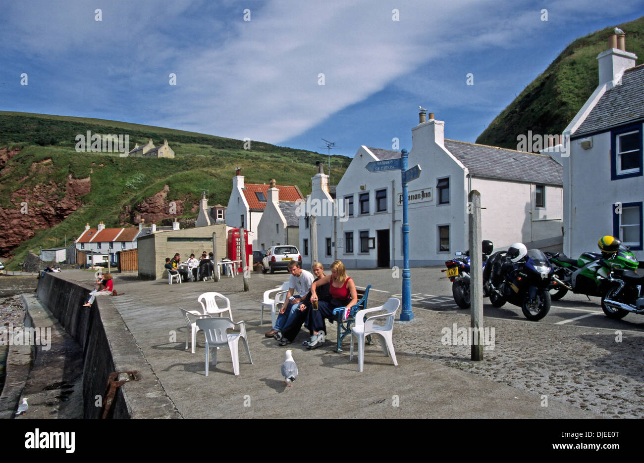 Main street aberdeenshire scotland hi-res stock photography and images ...