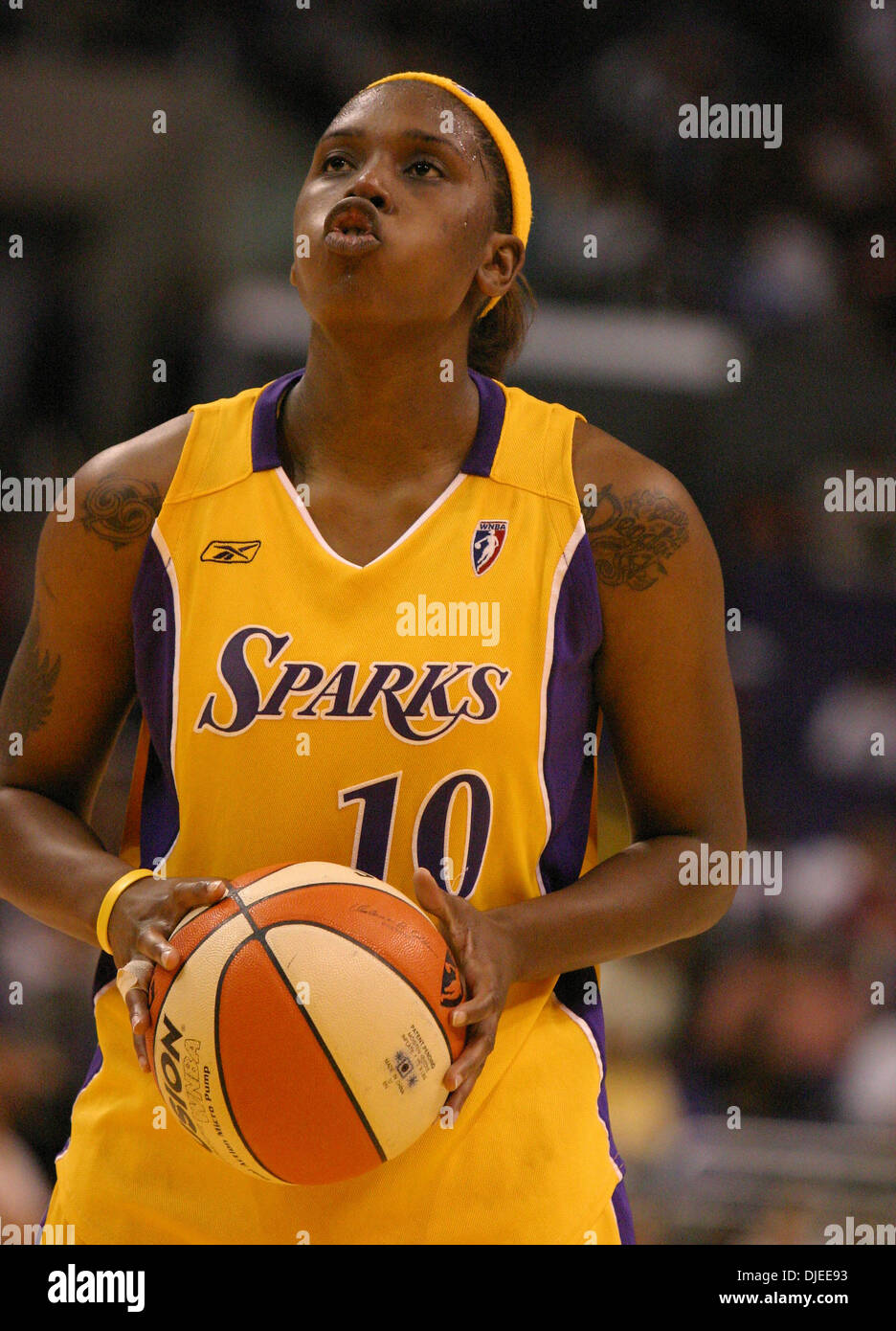 Sep 03, 2004; Los Angeles, CA, USA; In an incredibly physical game the ...