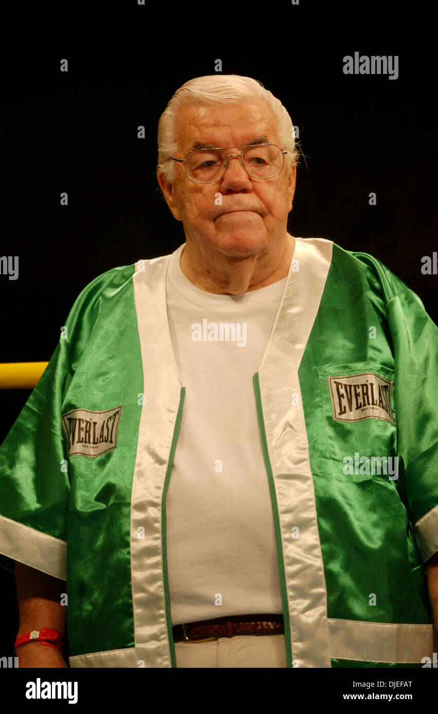 Sep 30, 2004; Los Angeles, CA, USA; Legendary boxing trainer LOU DEVA ...