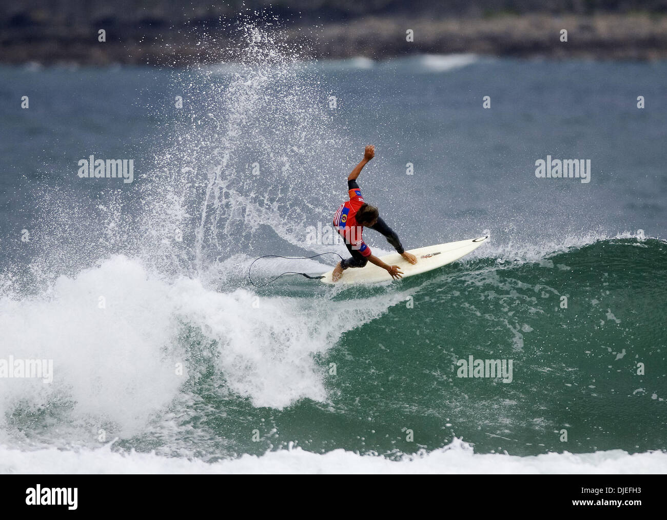 Oct 05, 2004; Mundaka, Basque Country, Spain; Surfer DEAN MORRISON (Aus ...