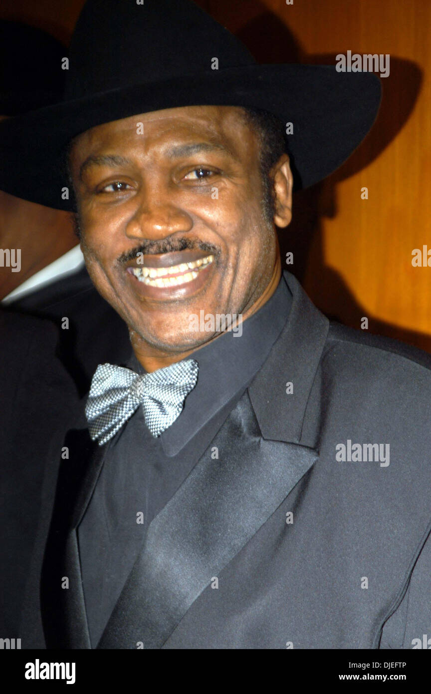Smokin joe frazier hi-res stock photography and images - Alamy