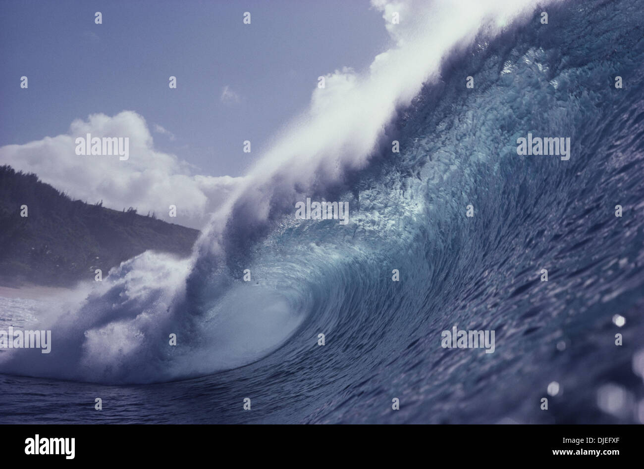 Oct 16, 2004; Haleiwa, HI, USA; The world famous Banzai Pipeline on the ...