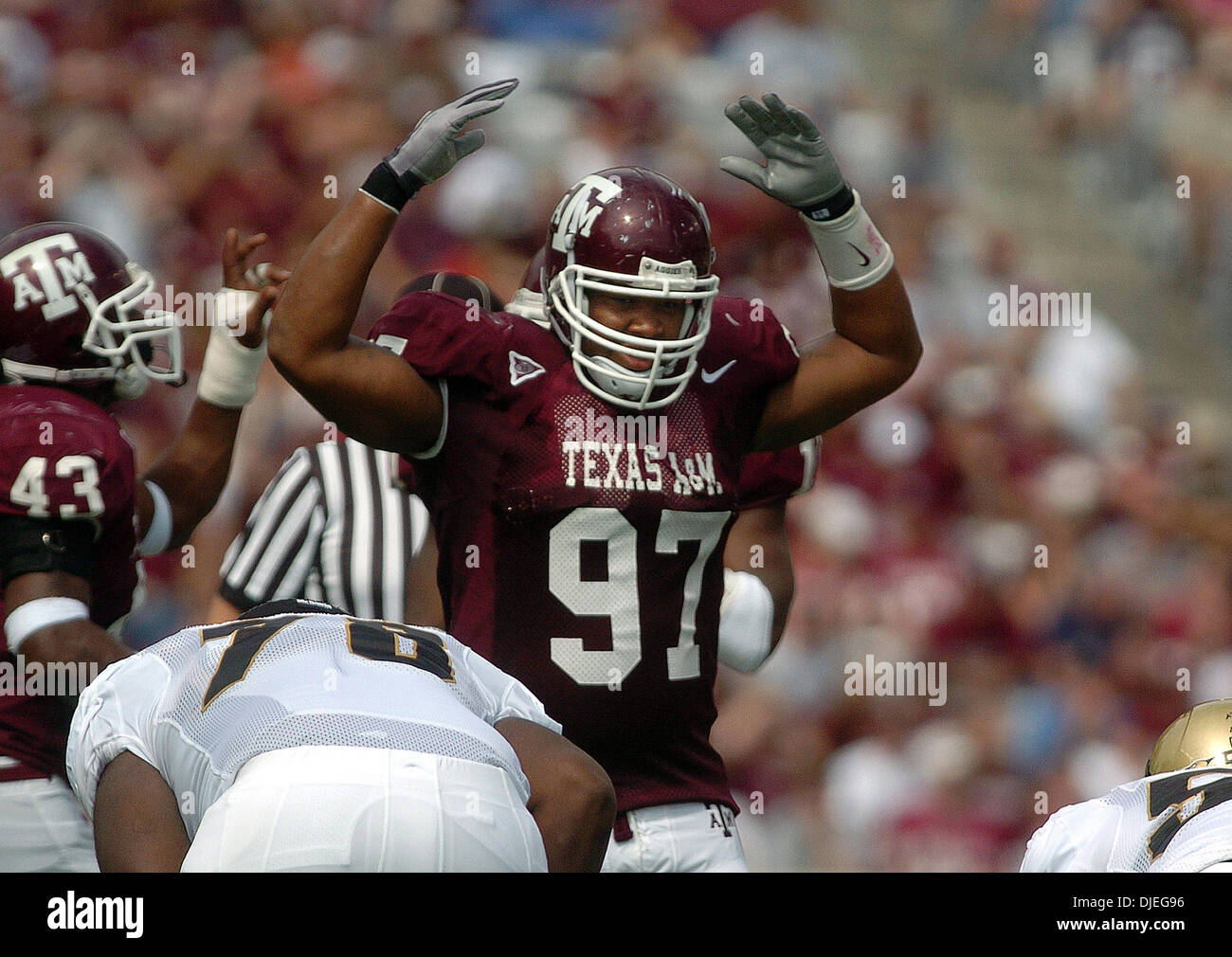 Foootball crowd hi-res stock photography and images - Alamy