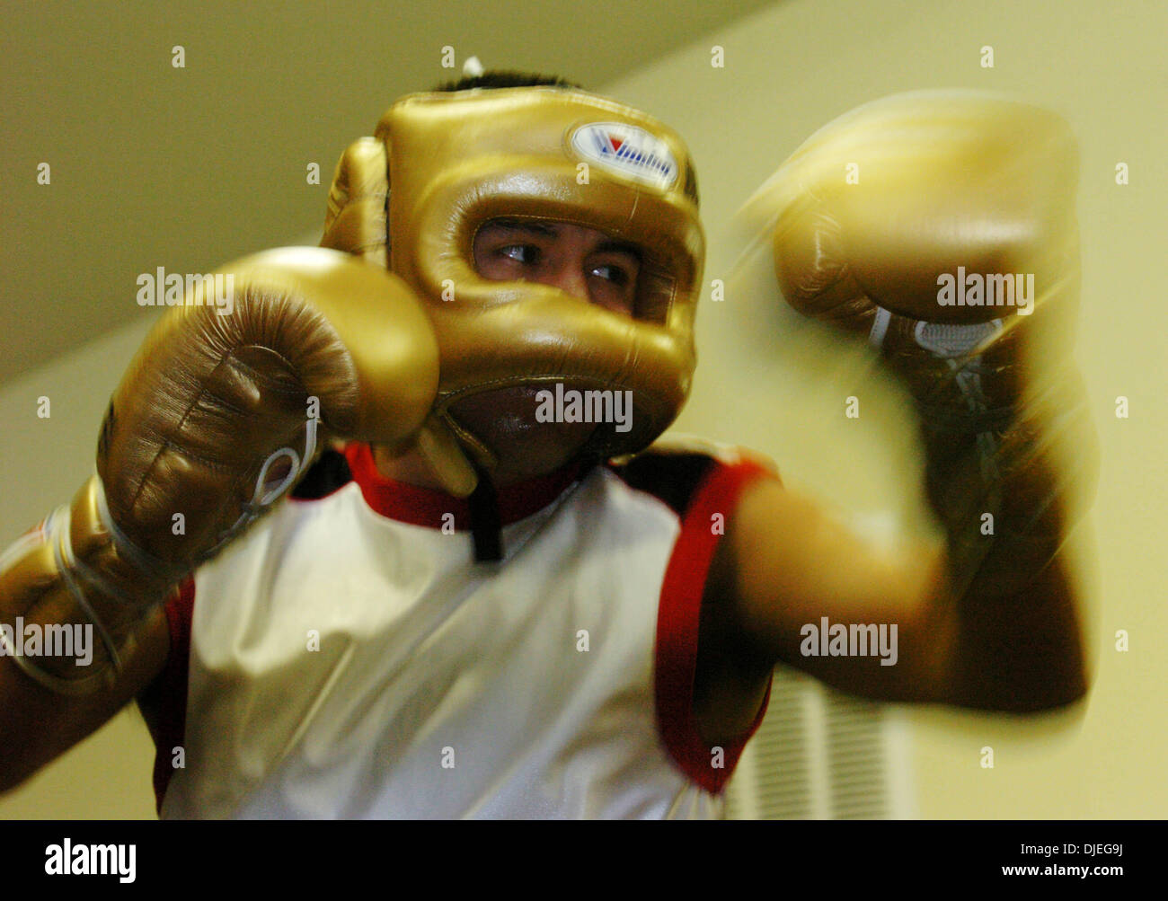 Two time world champion erik morales hi-res stock photography and ...
