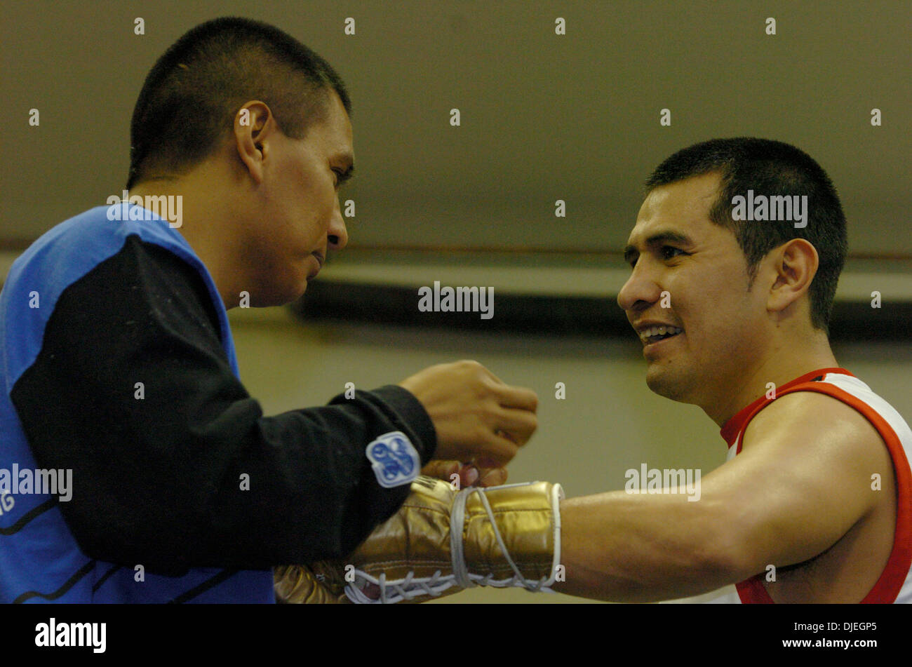 Featherweight boxer marco antonio barrera hi-res stock photography and ...