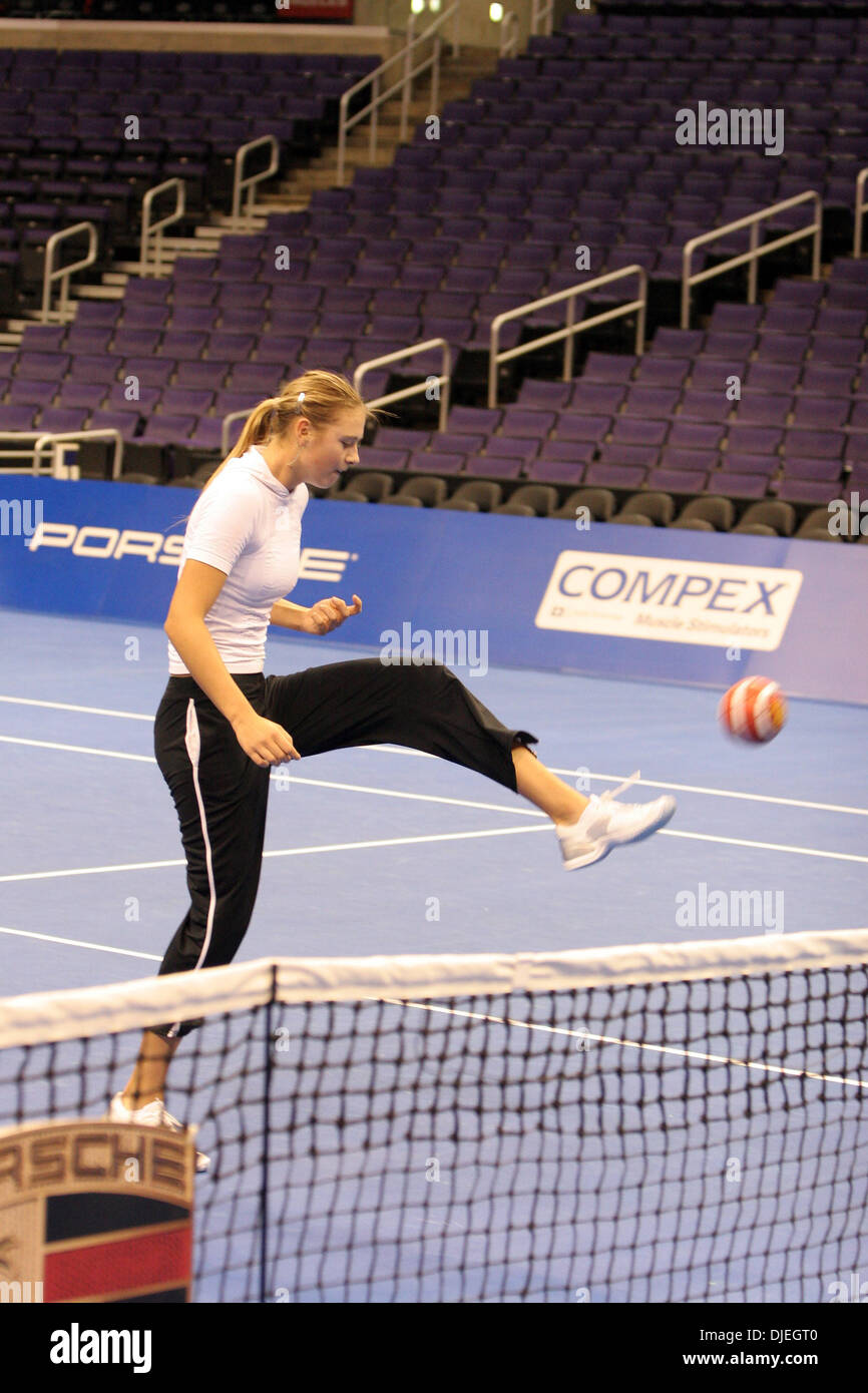 Nov 12, 2004; Los Angeles, CA, USA; WTA star MARIA SHAROPOVA (RUS) 8 ...