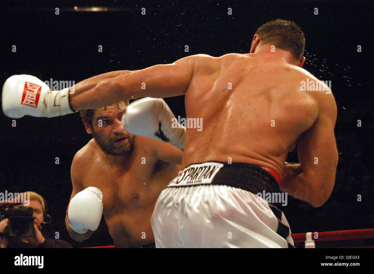 Nov 13, 2004; New York, NY, USA; ANDREW GOLOTA vs JOHN RUIZ during the ...