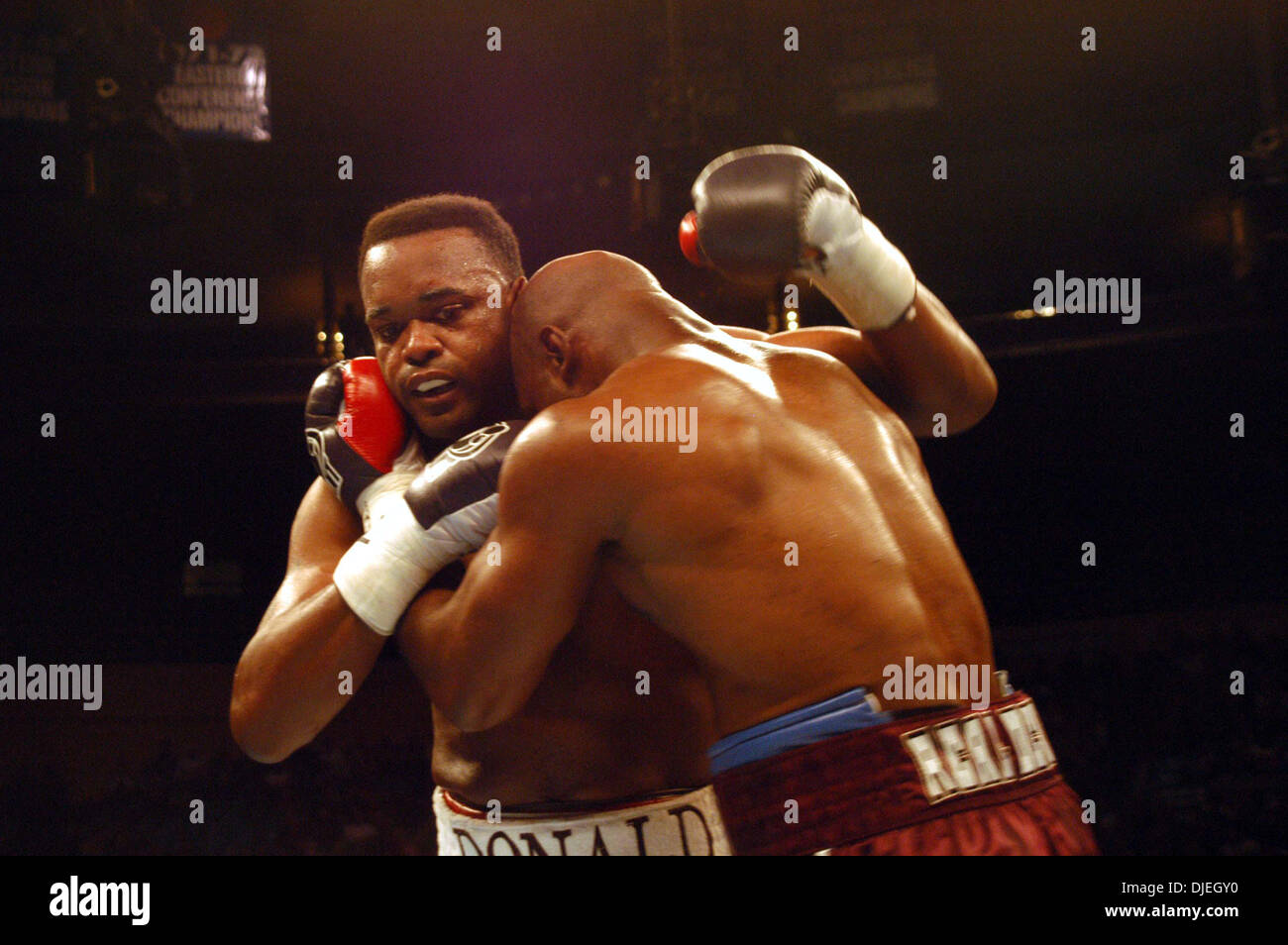 Nov 13, 2004; New York, NY, USA; EVANDER HOLYFIELD vs LARRY DONALD ...