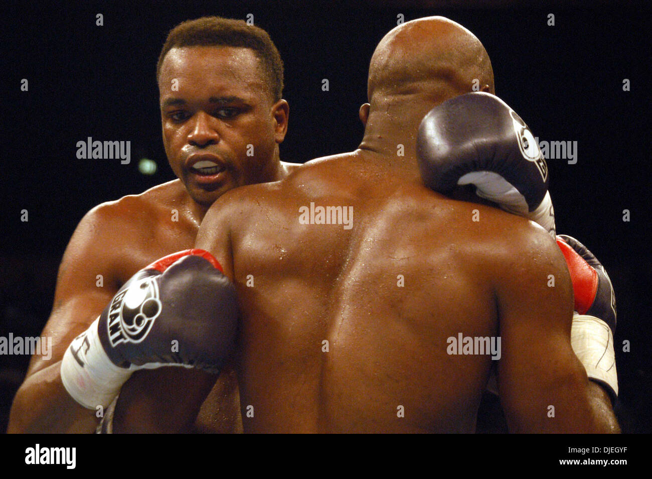 Nov 13, 2004; New York, NY, USA; EVANDER HOLYFIELD vs LARRY DONALD ...