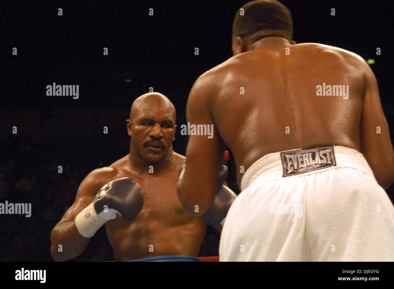 Nov 13, 2004; New York, NY, USA; EVANDER HOLYFIELD vs LARRY DONALD ...
