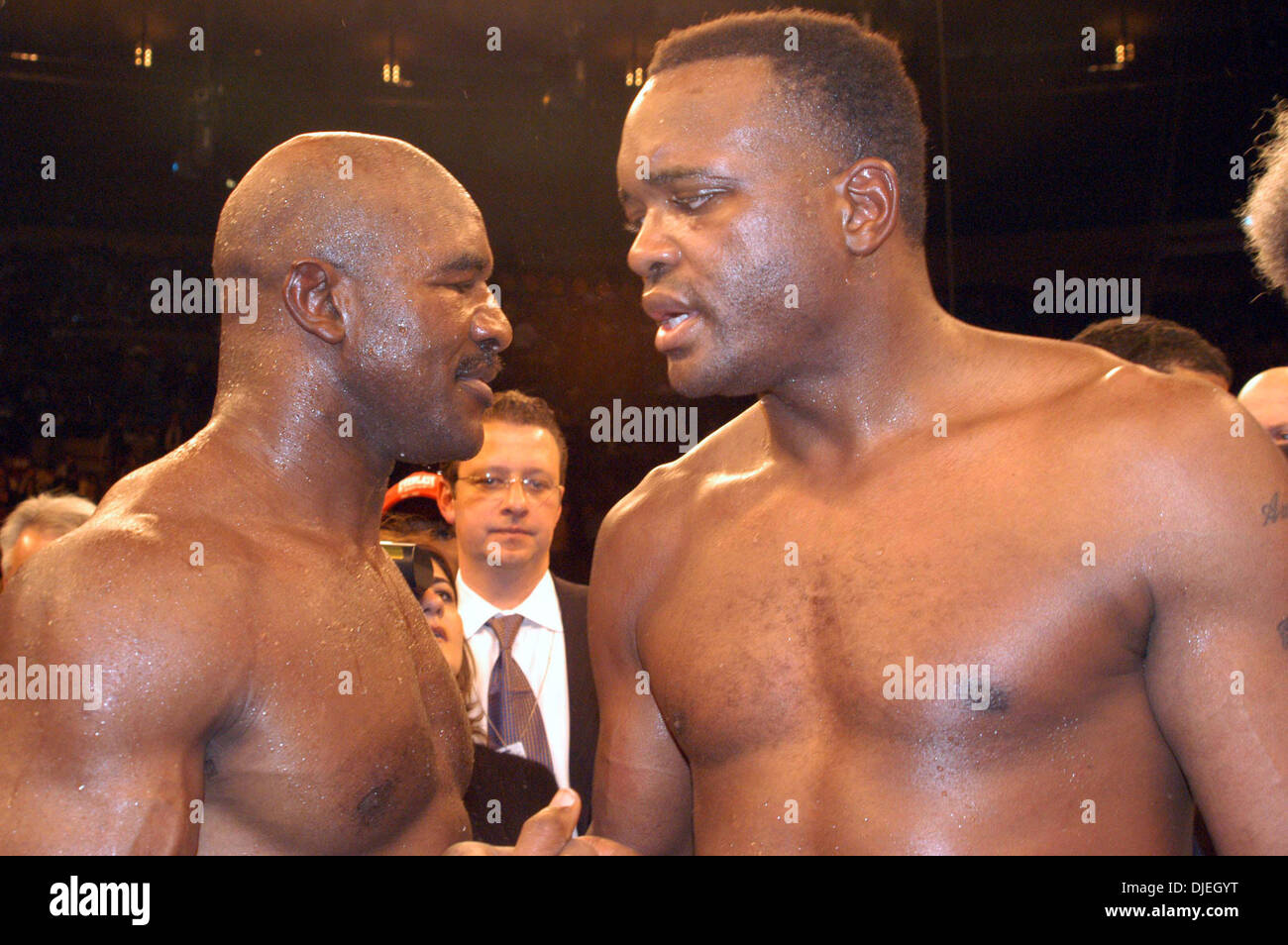 Nov 13, 2004; New York, NY, USA; EVANDER HOLYFIELD vs LARRY DONALD ...
