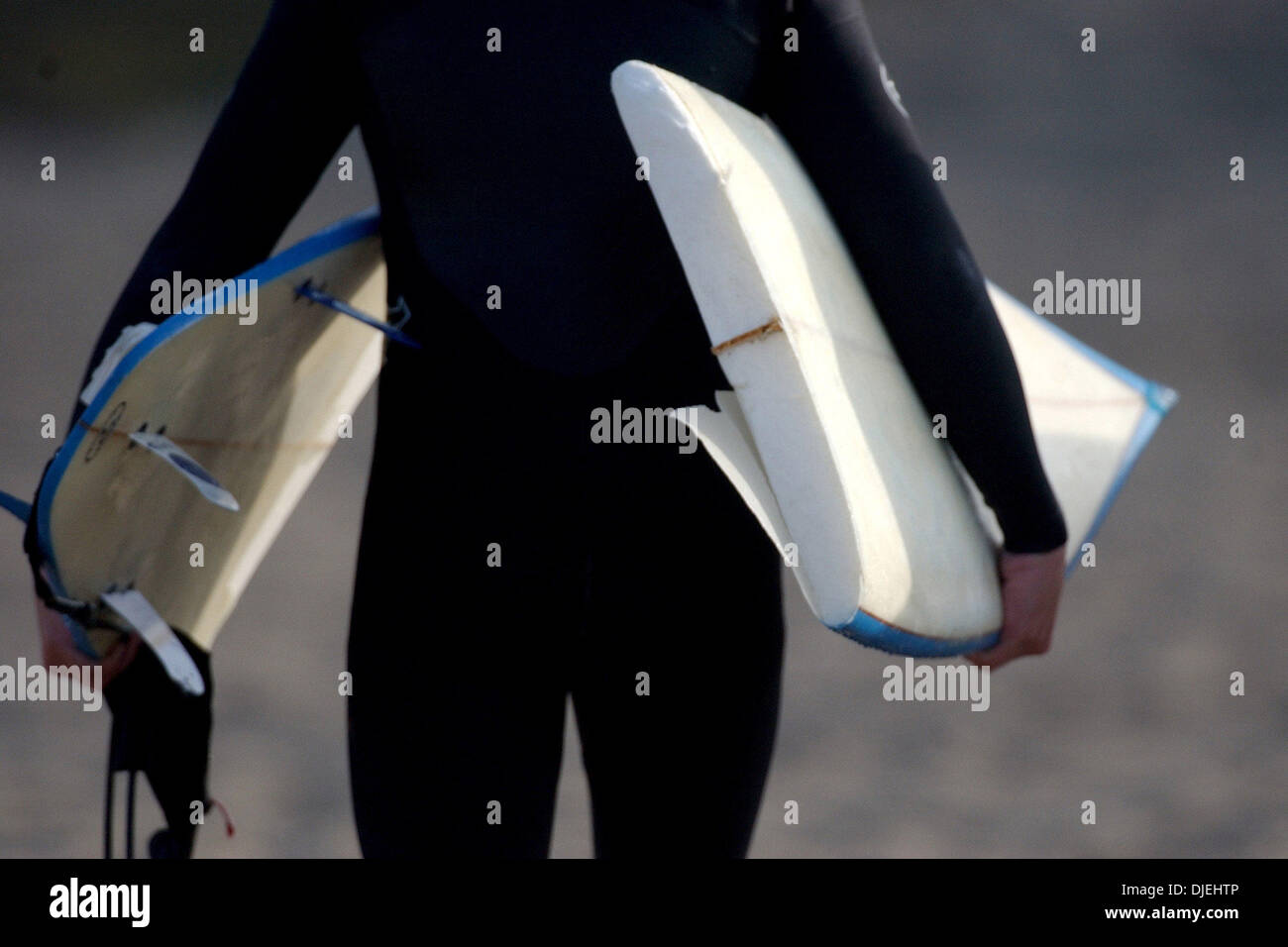 Broken Surfboard High Resolution Stock Photography and Images - Alamy