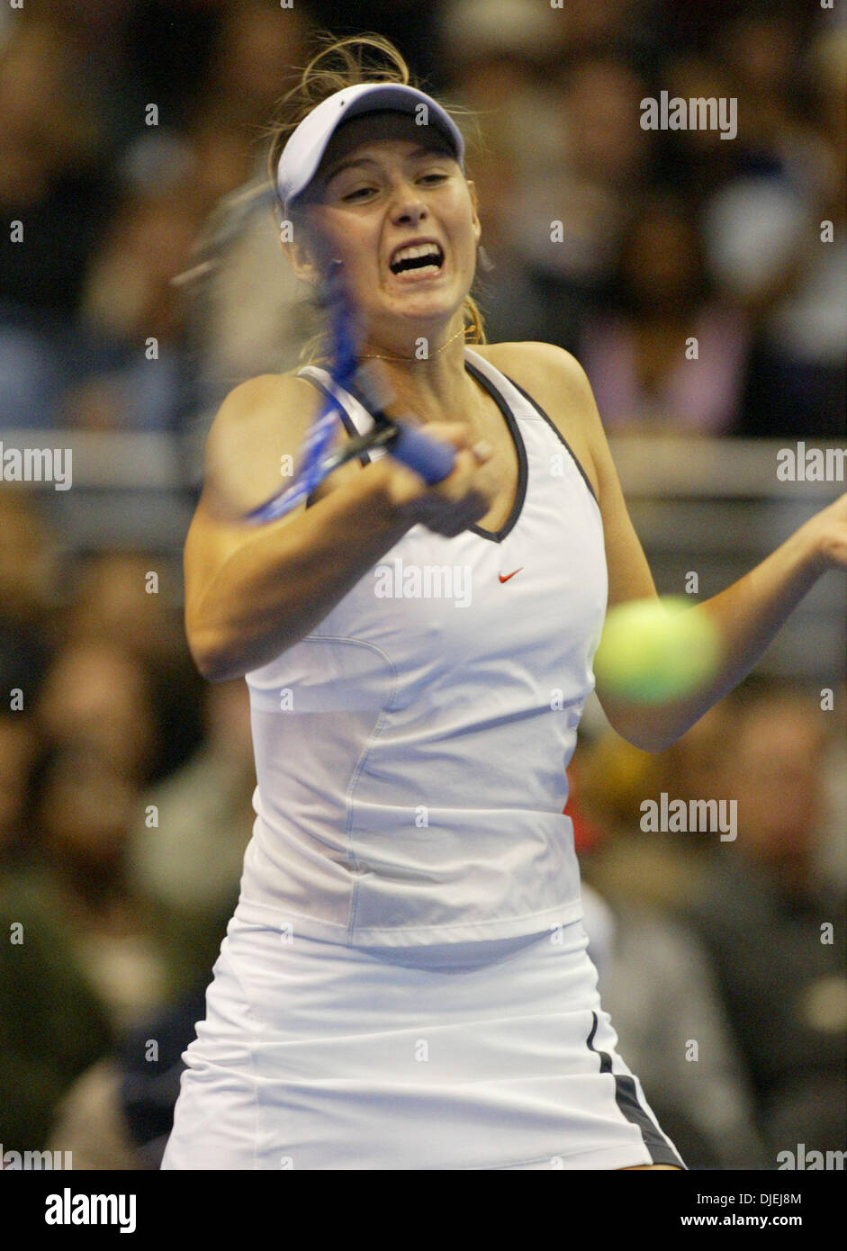 Nov 15, 2004; Los Angeles, CA, USA; MARIA SHARAPOVA on her way to ...