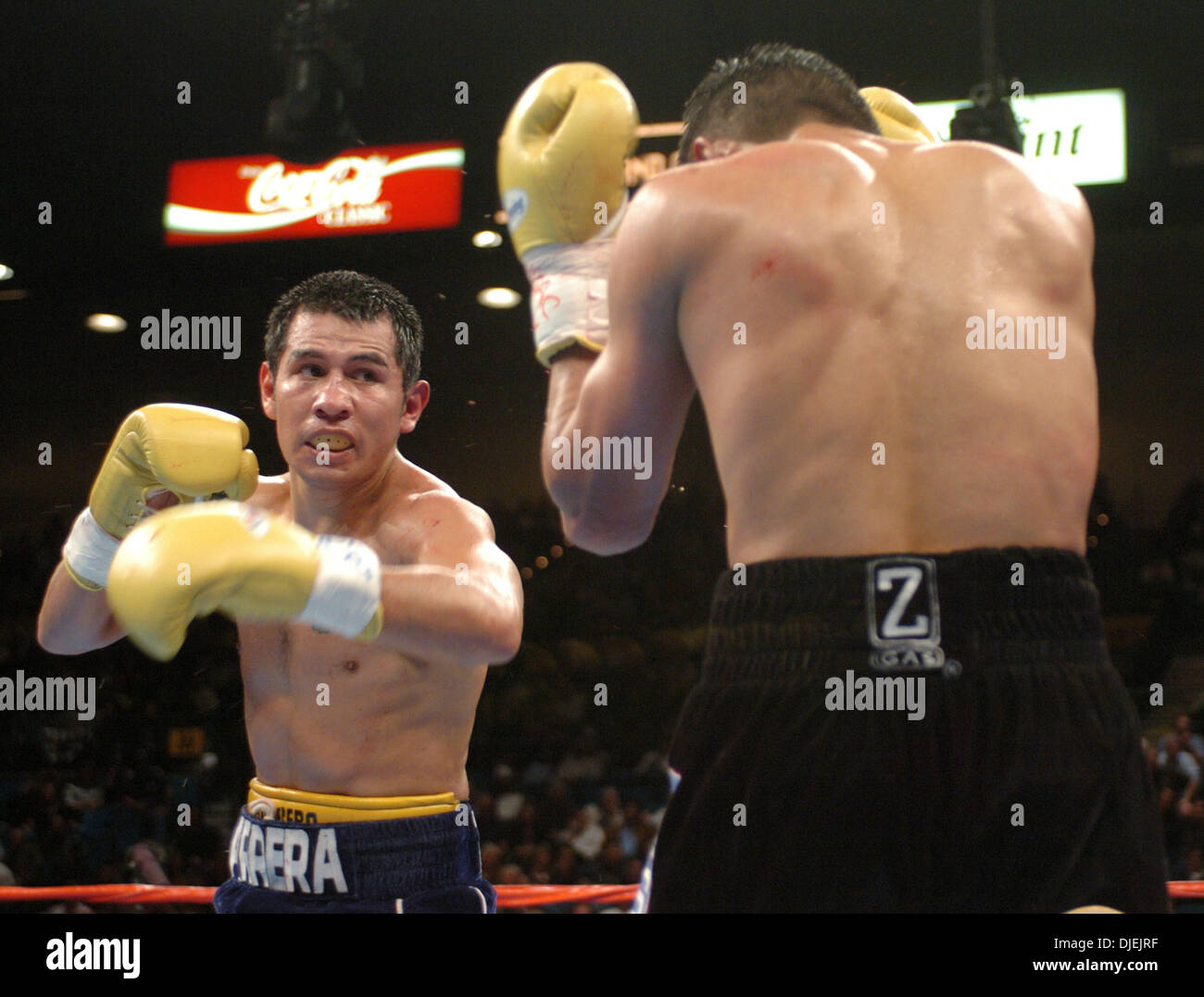 Marco antonio barrera erik morales hi-res stock photography and images ...