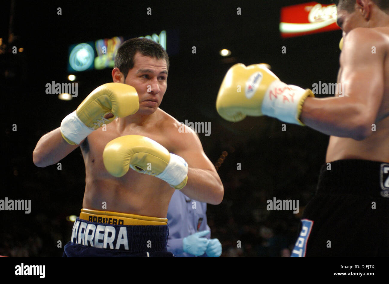 Nov 27, 2004; Las Vegas, NV, USA; Challenger MARCO ANTONIO BARRERA (L ...