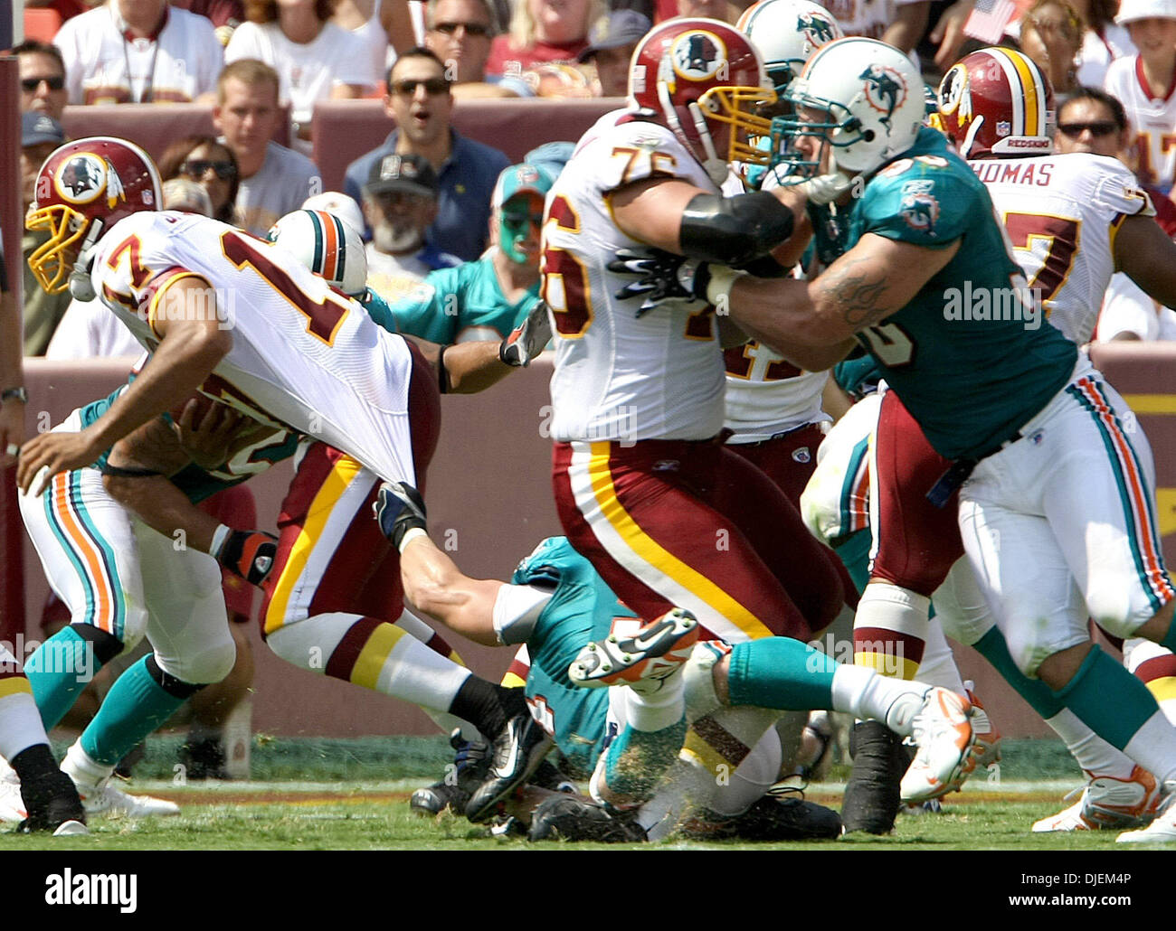 Zach thomas dolphins hi-res stock photography and images - Alamy