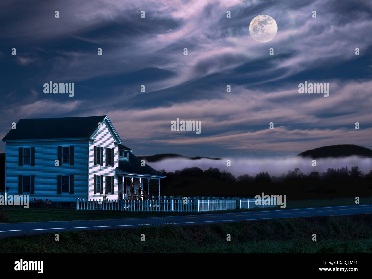 Moonlight country house hi-res stock photography and images - Alamy