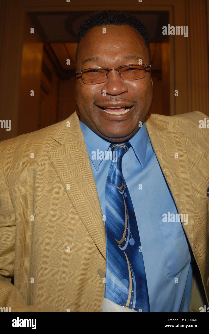 Larry holmes hi-res stock photography and images - Alamy