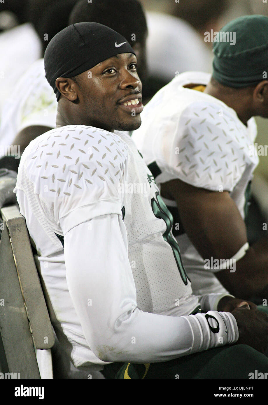 Oregon QB Dennis Dixon against Stanford Saturday, September 22, 2007 ...