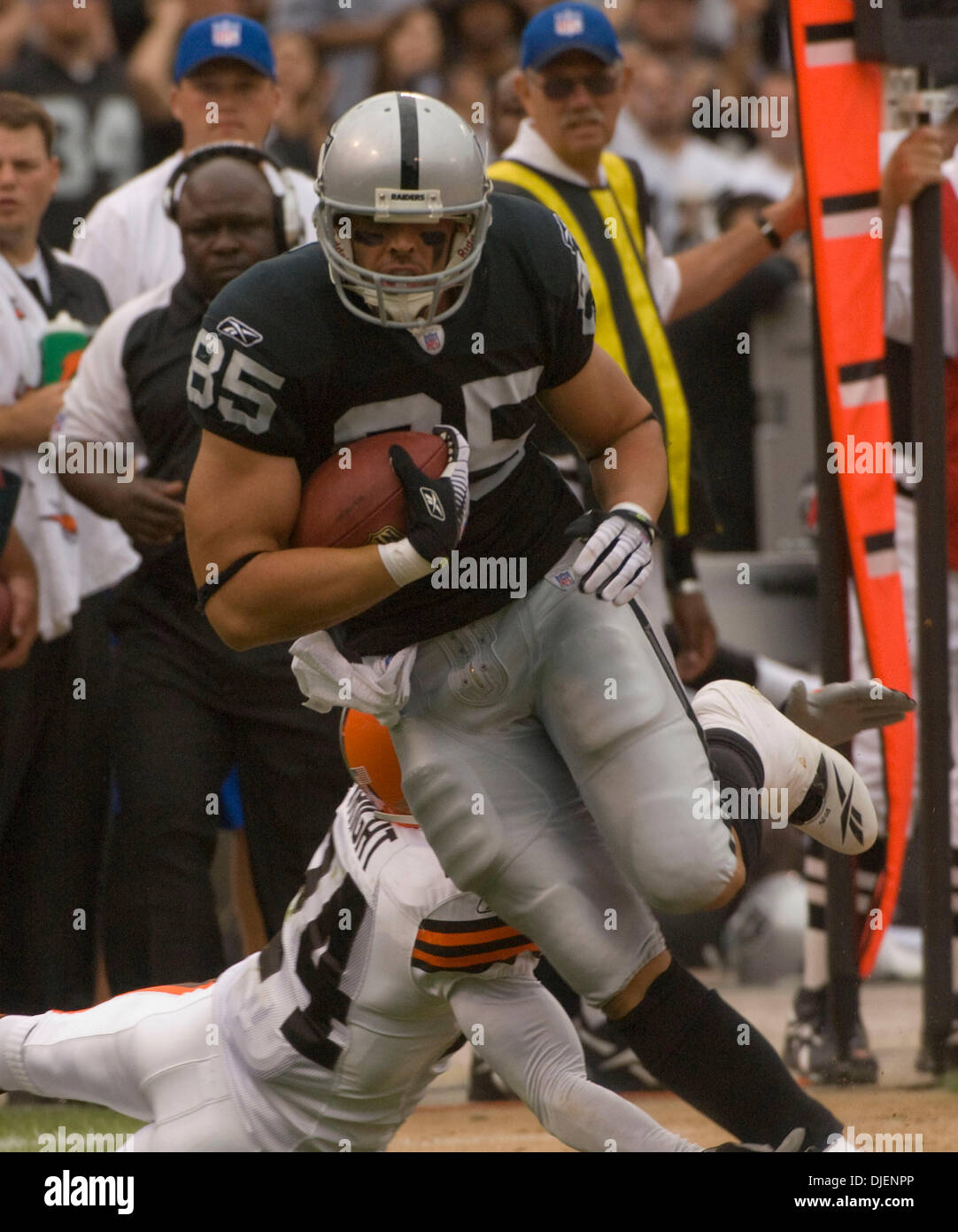 Sep 23, 2007 - OAKLAND, CA, USA - Oakland Raiders tight end JOHN MADSEN ...