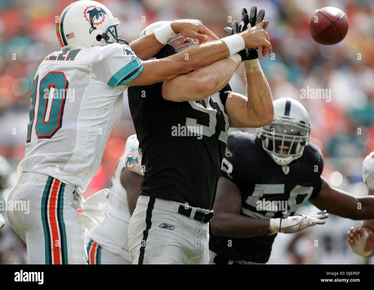Nfl bats hi-res stock photography and images - Alamy