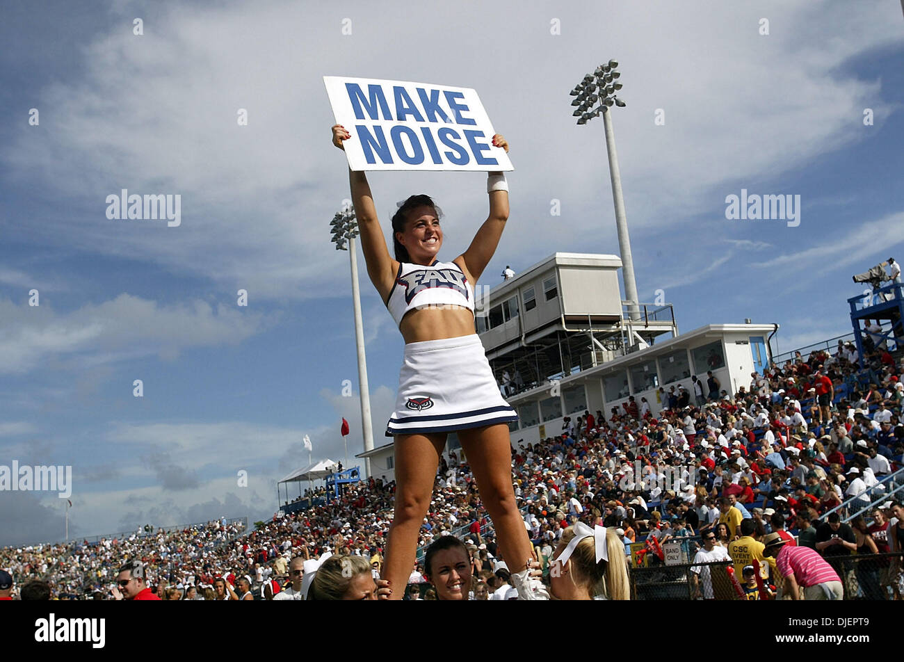 University of florida cheerleader hi-res stock photography and images ...