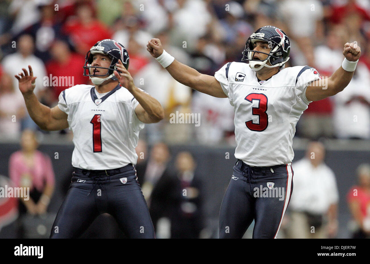 Football place kicker holder in hi-res stock photography and images - Alamy