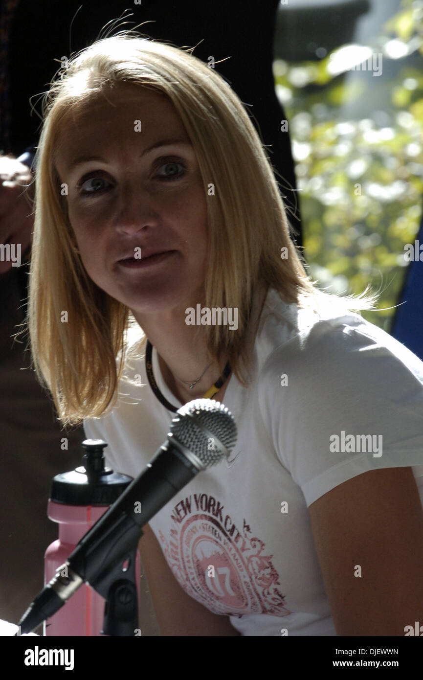 Nov 02, 2007 - Manhattan, NY, USA - Marathon runner PAULA RADCLIFFE ...