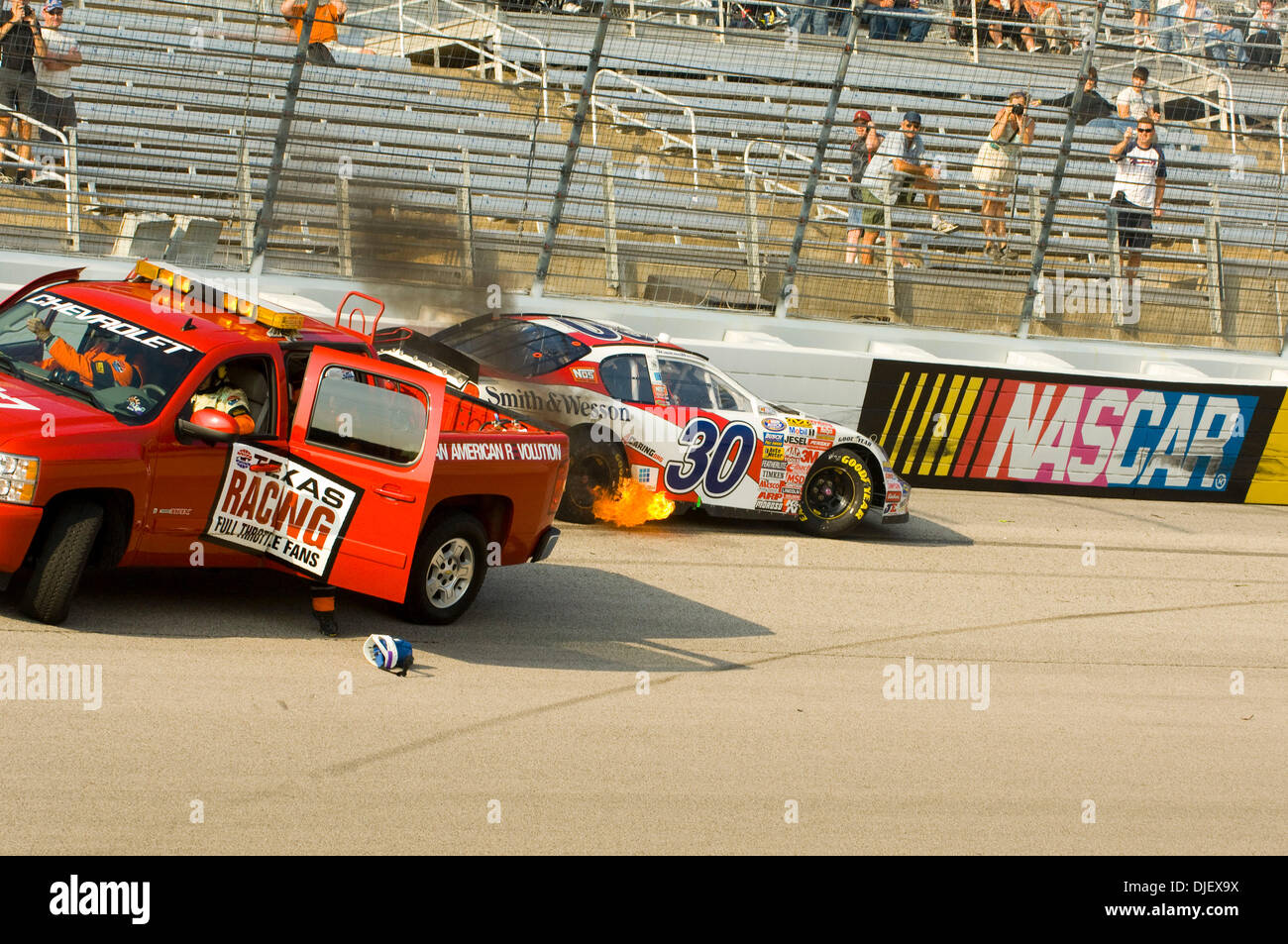 Nov 03, 2007 - Fort Worth, Texas, USA - STANTON BARRETT crashes into ...