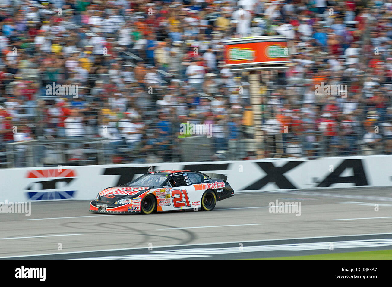 Nov 03, 2007 - Fort Worth, Texas, USA - KEVIN HARVICK wins the race and ...