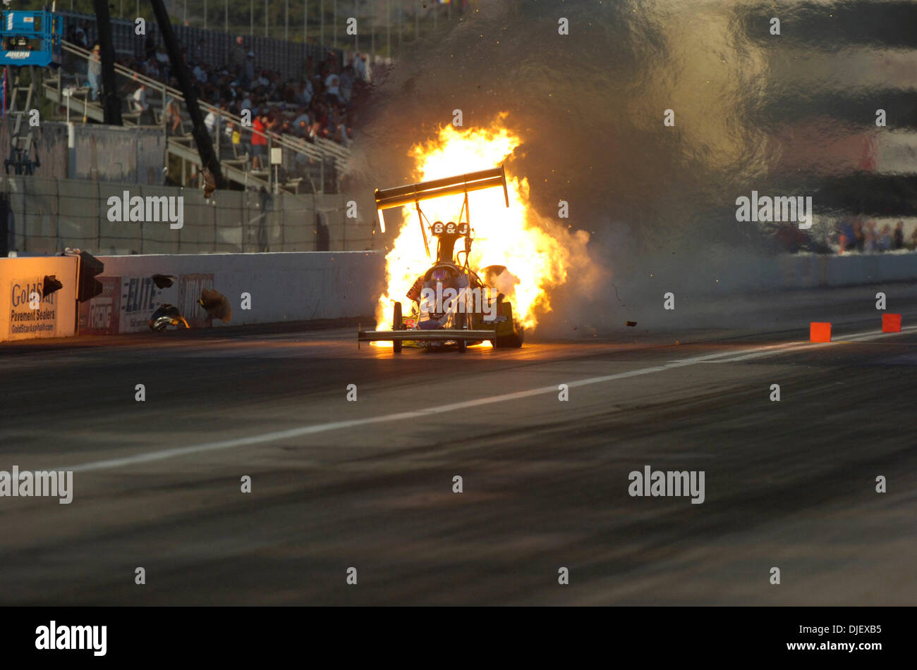 Top fuel dragster flames hi-res stock photography and images - Alamy