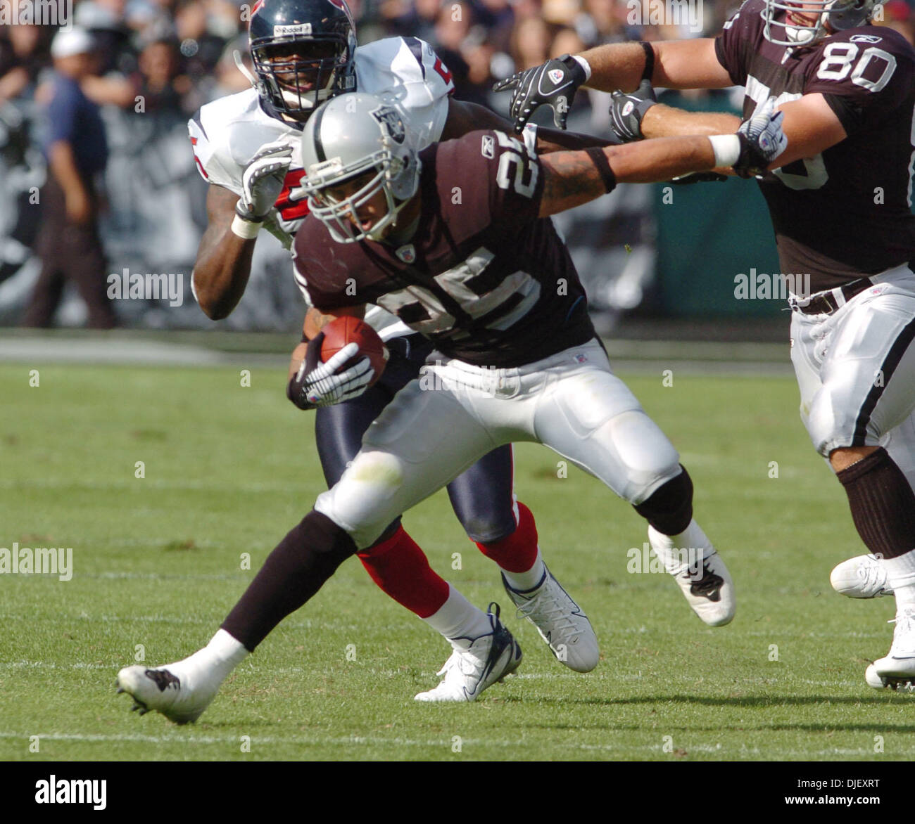 November 4th, 2007 - Oakland, California, USA - Oakland Raiders Justin ...