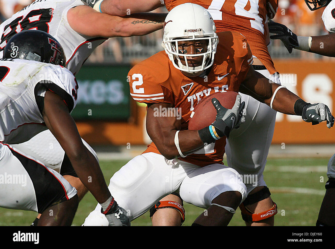 Nov 10, 2007 - Austin, Texas, USA - Texas #2 VONDRELL MCGEE breaks thru ...